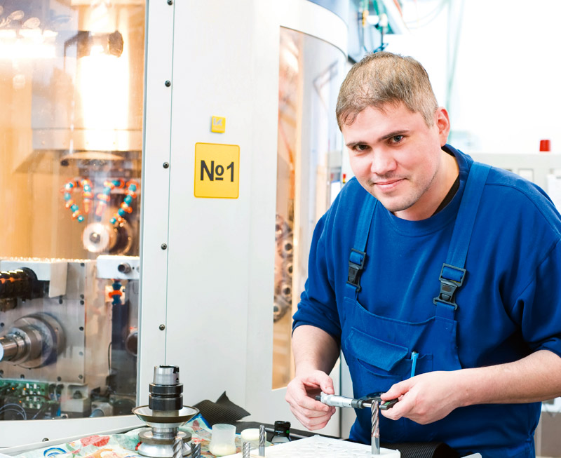 HIEKE Sonderwerkzeuge | Fachkraft