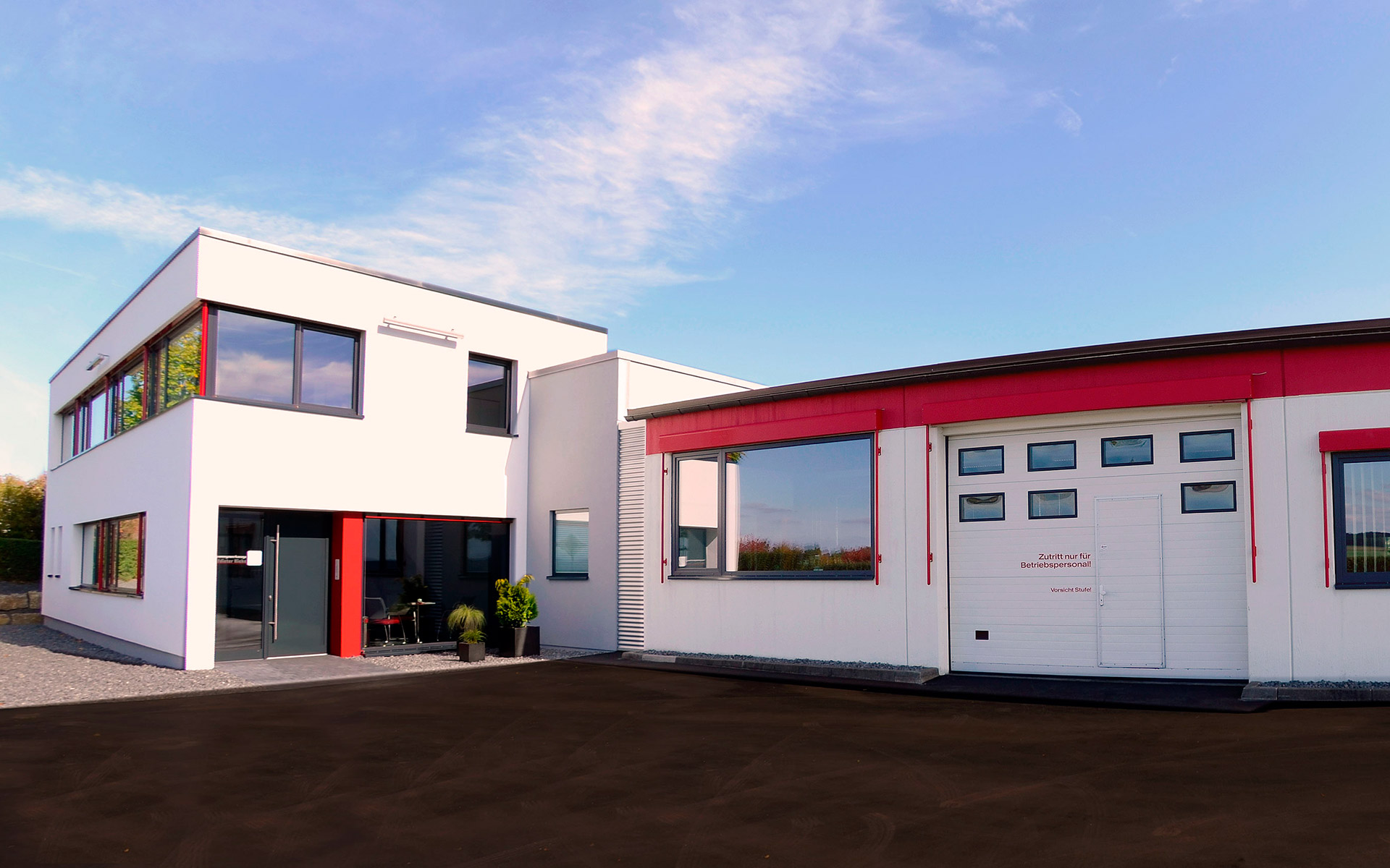 HIEKE Sonderwerkzeuge | HIEKE Sonderwerkzeuge Firmengebäude in Buchen